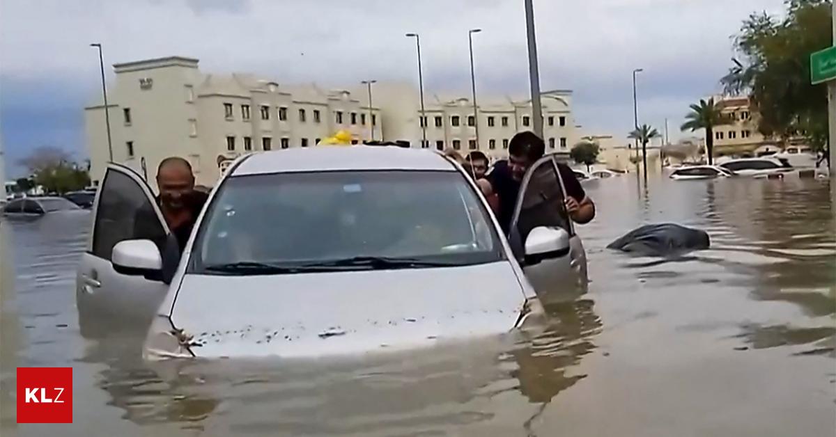 Flughafen und Straßen unter Wasser : Schwere Überschwemmungen stürzen Dubai ins Chaos
